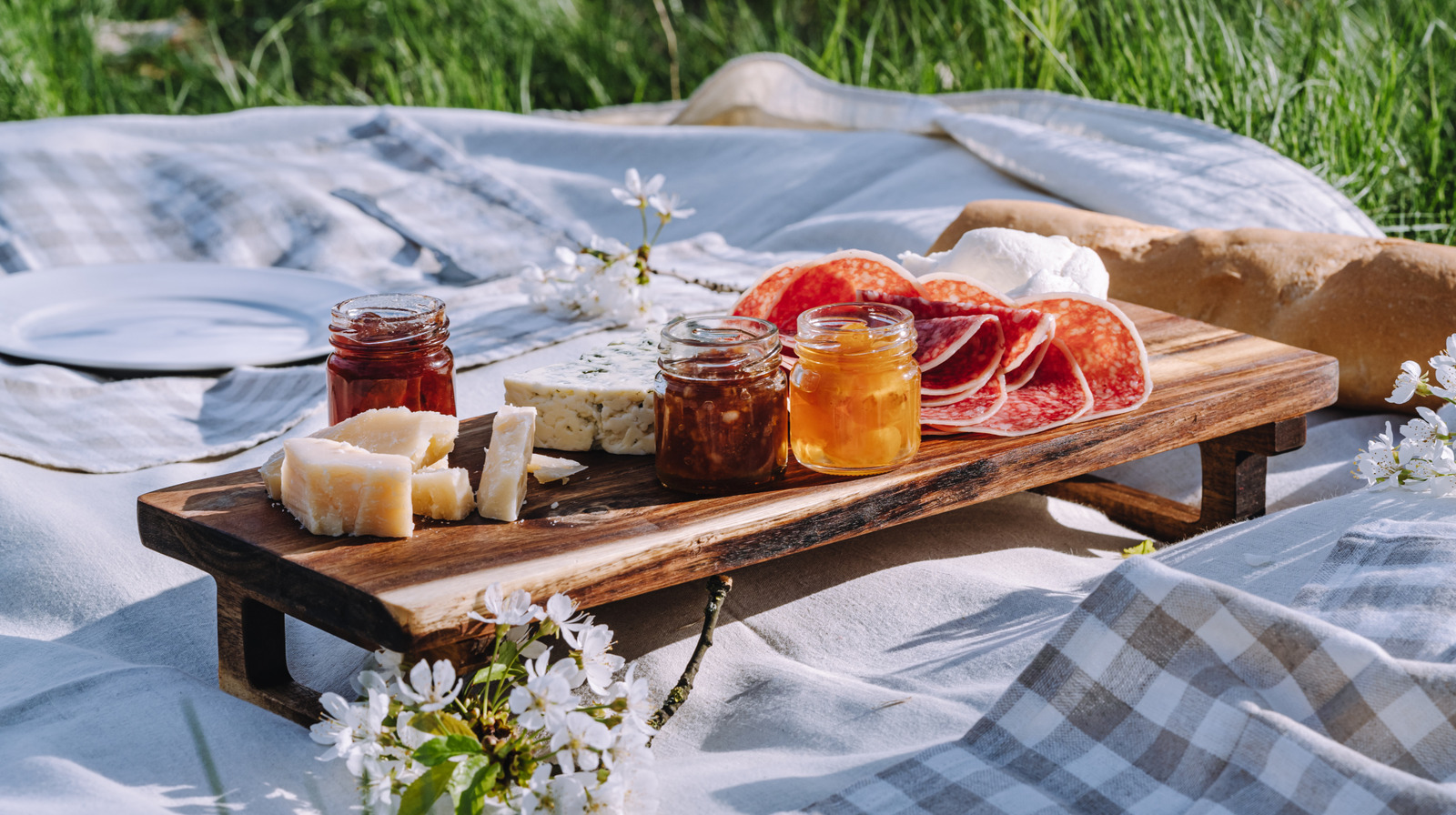 How To Follow Food Safety Guidelines During A Picnic