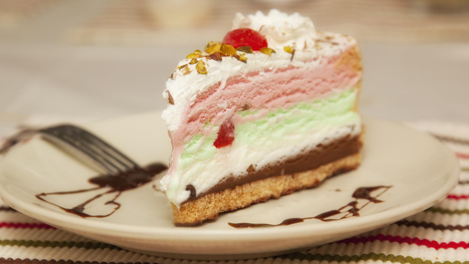 5-Layer Ice Cream Cake Can Be As Customizable As You Want It To Be