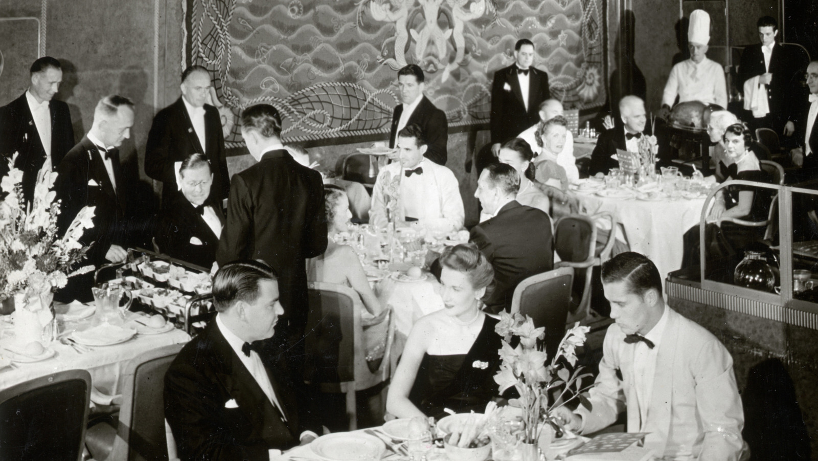 5 Nostalgic Chain Restaurants That Ruined Their Dining Room Designs ...