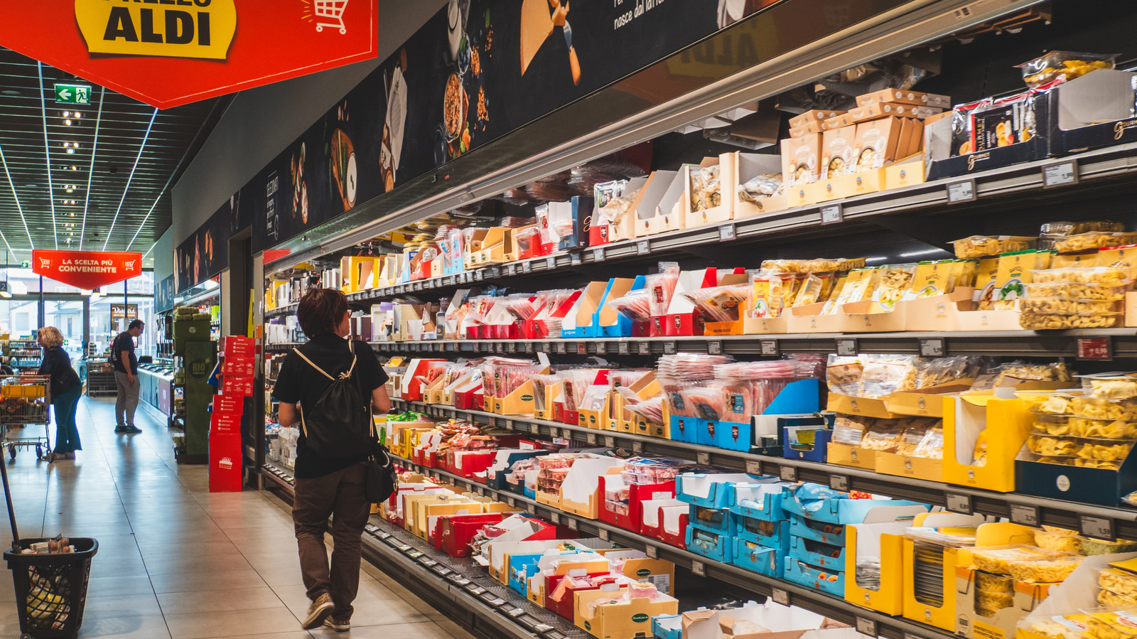 6 Ways Aldi Beats Walmart Every Single Time