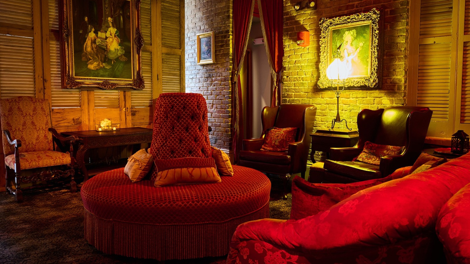 7 Most Haunted Restaurants In The US