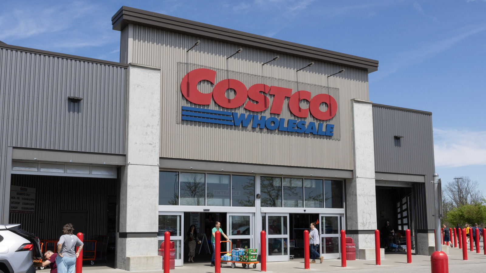 9 Costco Shopping Red Flags You Should Never Ignore