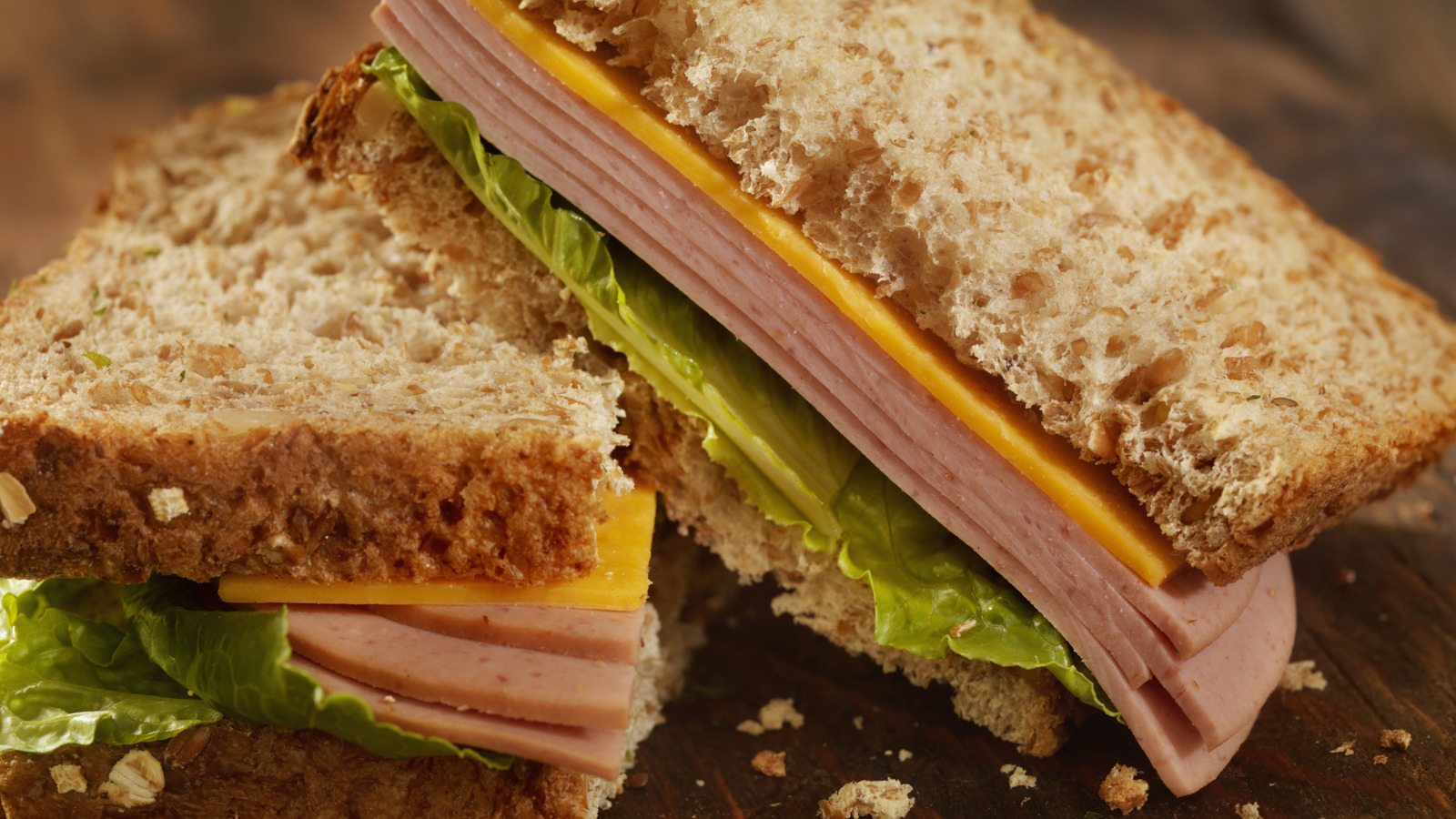 A Classic Bologna Sandwich Pairs Best With This Classic Cocktail