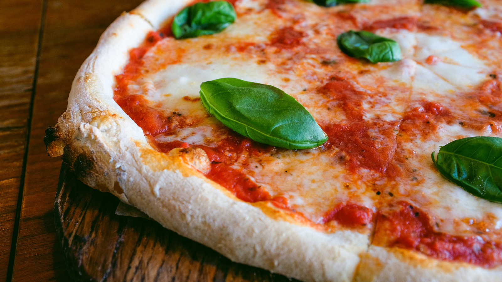 An Expert Explains How To Get The Perfect Crispy Pizza Crust At Home