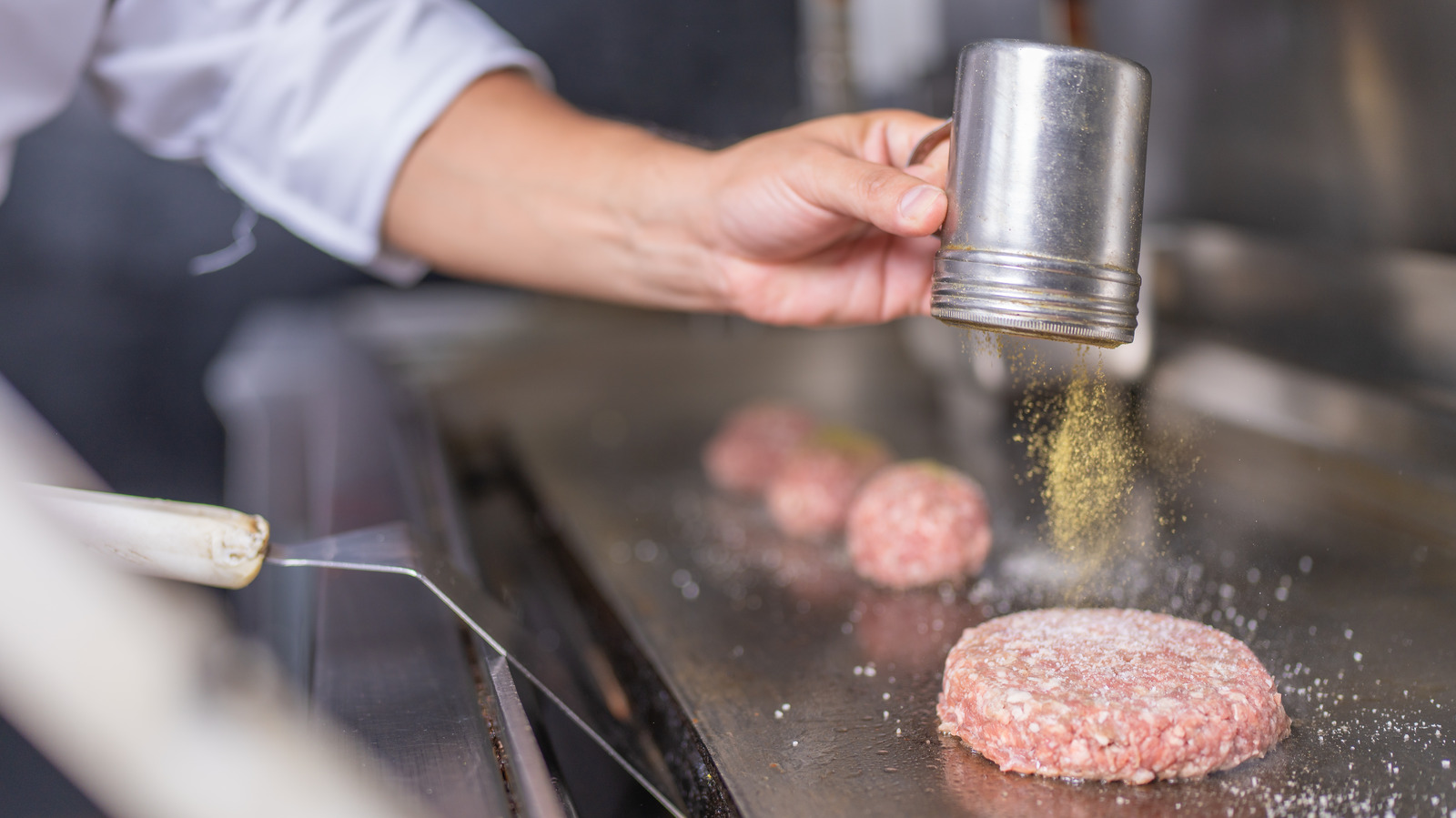 Burger 101: When To Season Beef For The Best Flavor Results