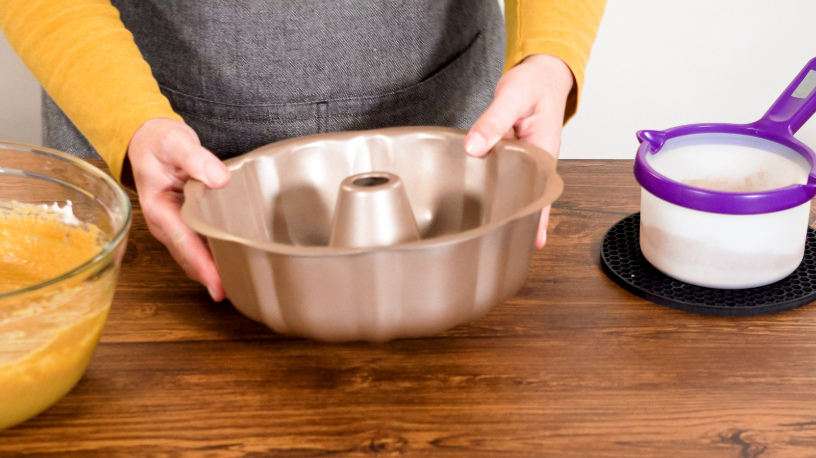 Butter Vs Oil: Which Should You Use To Grease Your Pans?