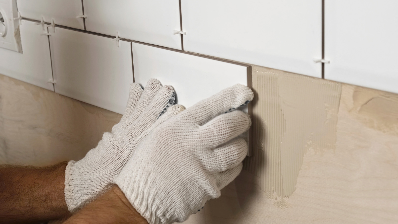 Choosing This Grout Color For Your Kitchen Is A Huge Design Mistake