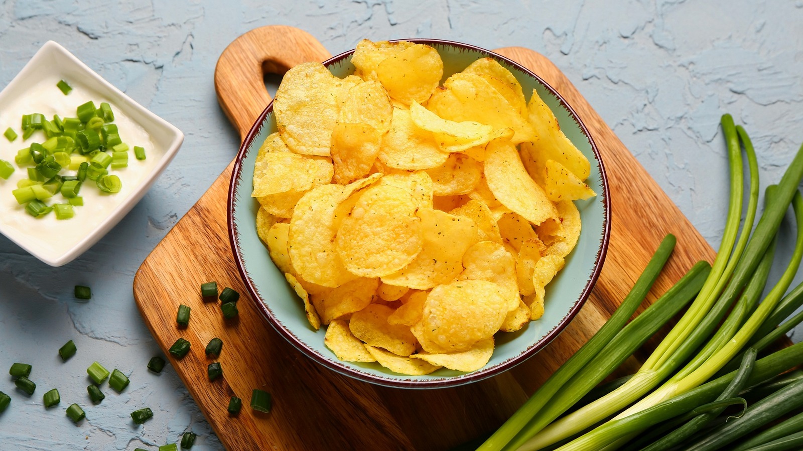 Ditch The Chips And Deep-Fry Potato Cups For Maximum Dipping Power