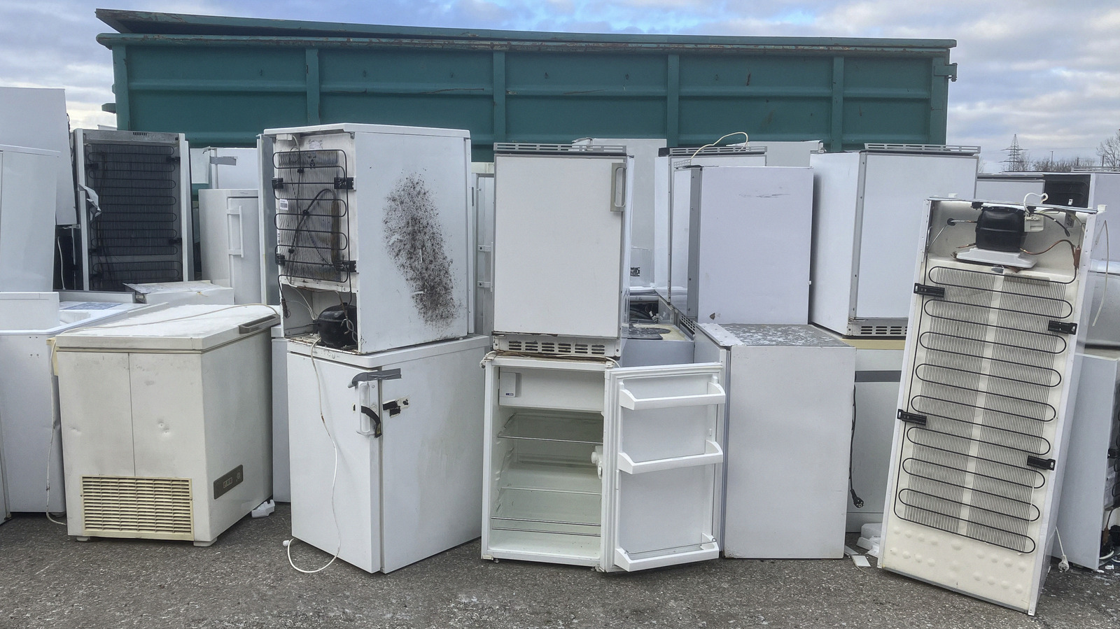 Don't Even Think About Recycling Your Old Fridge Until You Take This ...