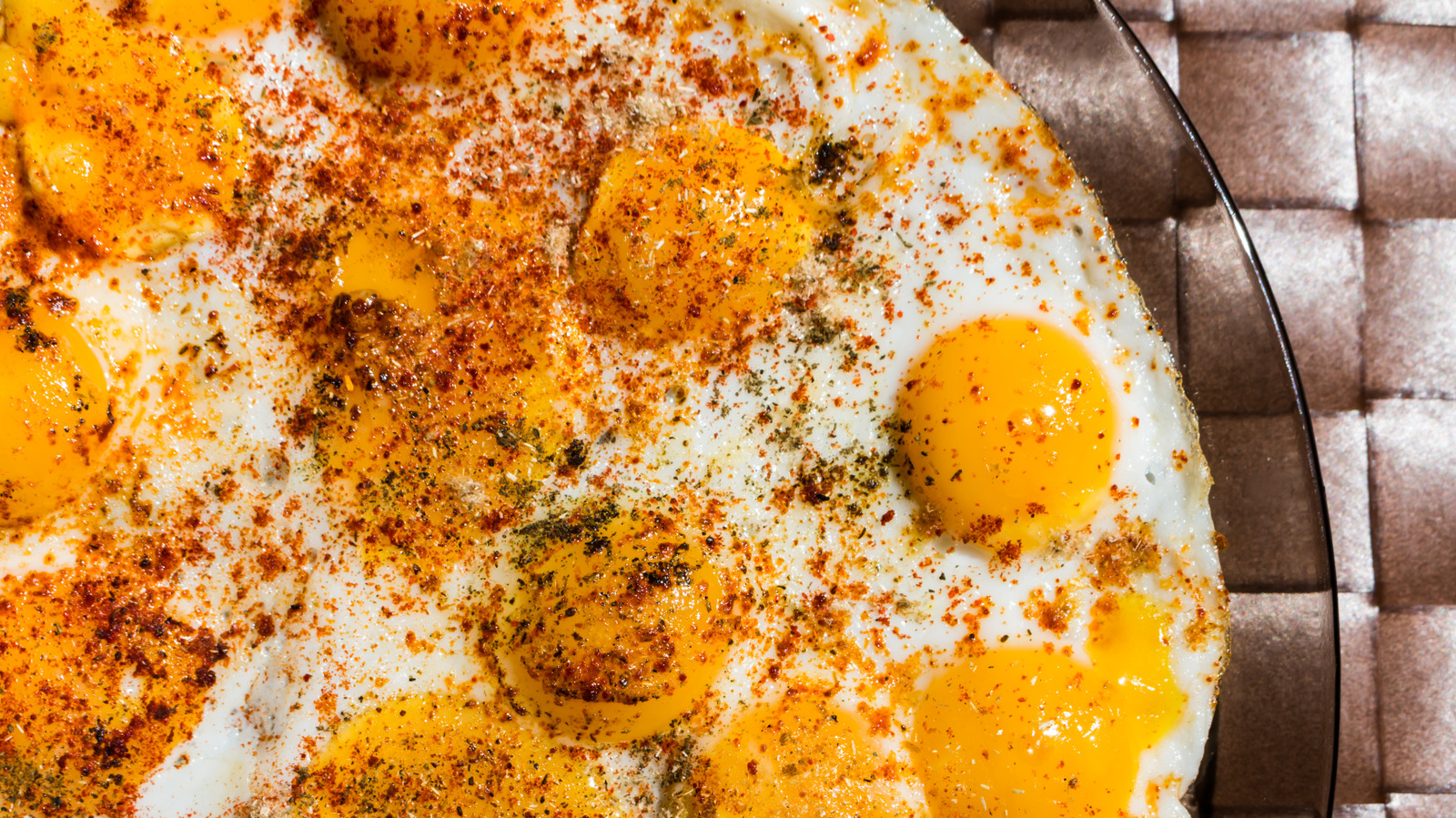 Improve Plain Scrambled Eggs With A Packet Of This Pantry Staple