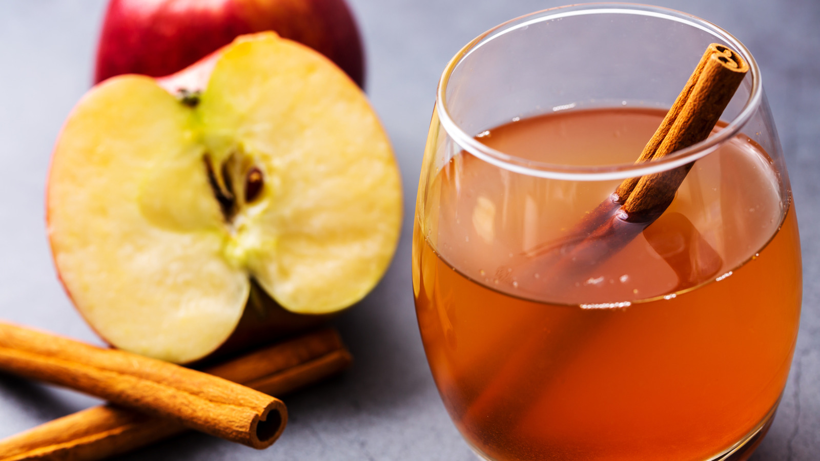Expert-Approved Tips For Mixing Alcohol With Apple Cider