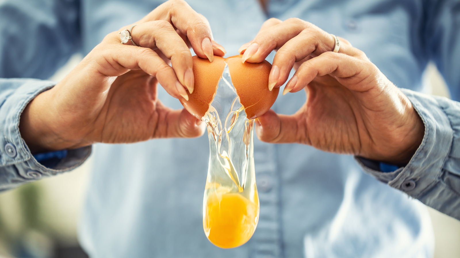 For Creamier Scrambled Eggs, Shake Them Instead Of Scrambling