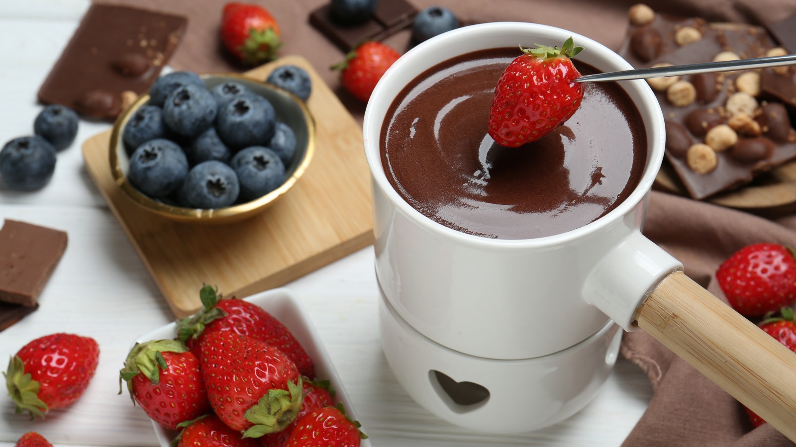 Give Chocolate-Covered Berries A Crunchy Texture In One Simple Step