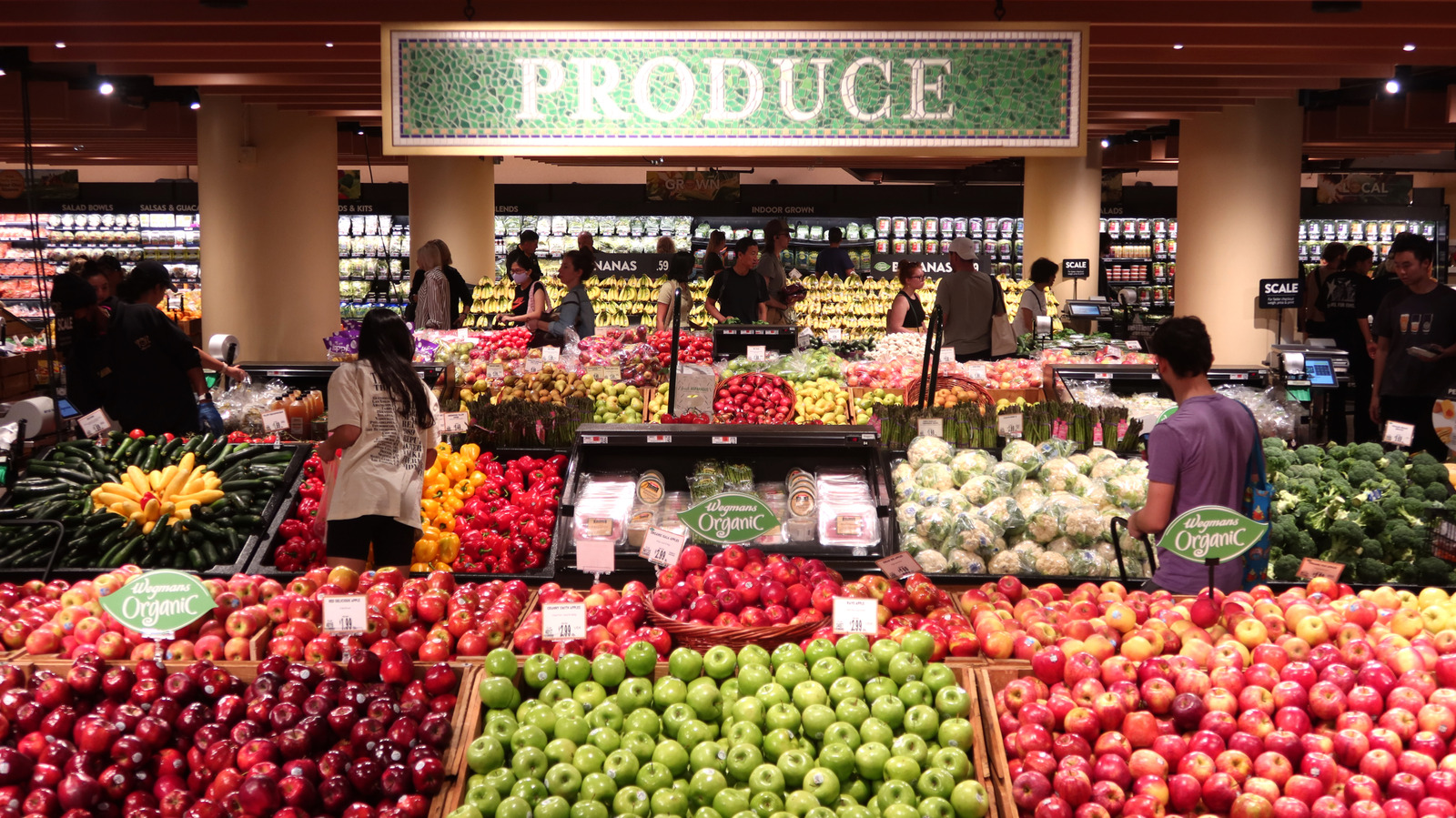 Grocery Shop Like A New Yorker For Efficiency And Freshness
