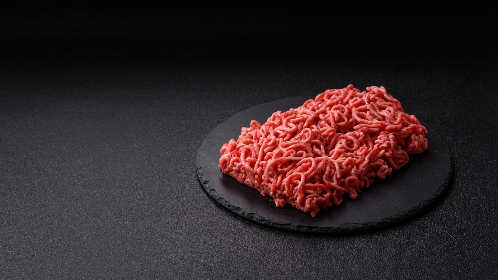 Avoid This Seasoning Mistake Too Many People Make With Ground Beef
