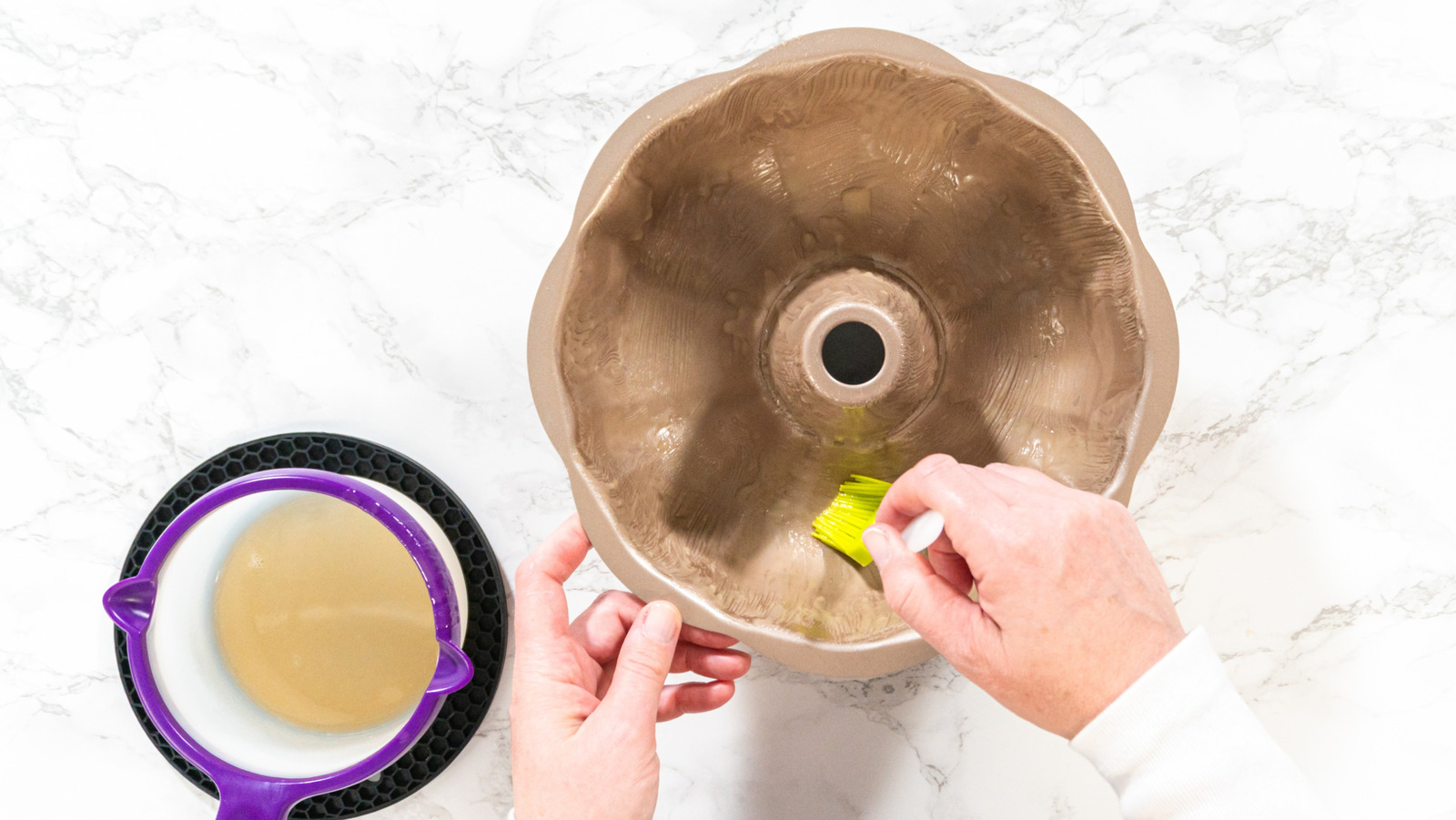 Hack Your Own Bundt Cake Pan With This Easy DIY