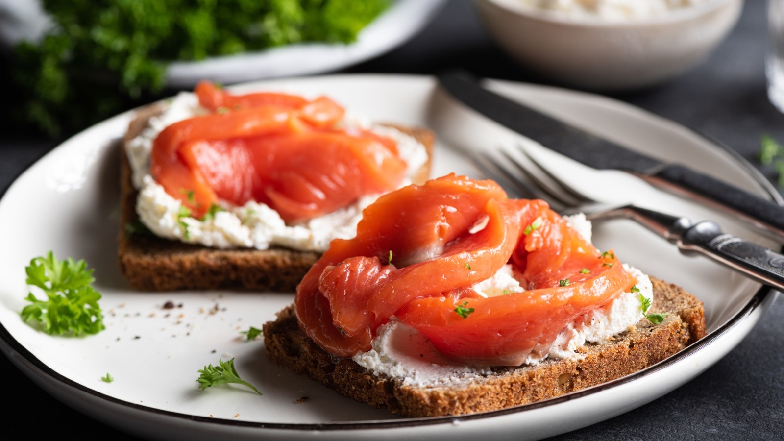 Here's How Long You Can Eat Smoked Salmon After Opening It