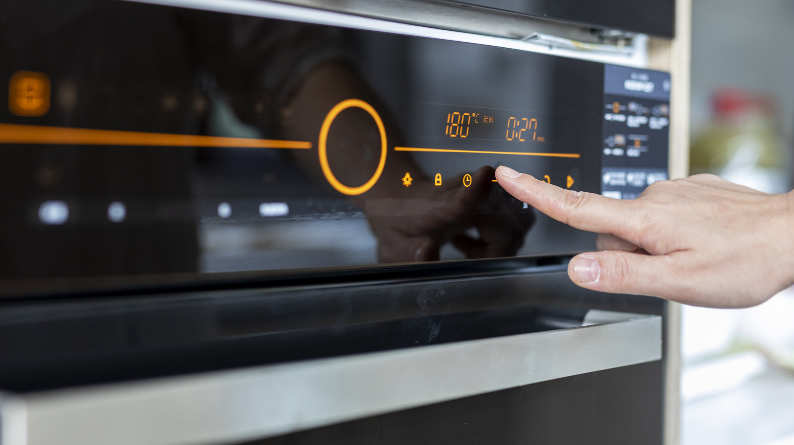 Here's When Preheating Your Oven Actually Makes A Difference