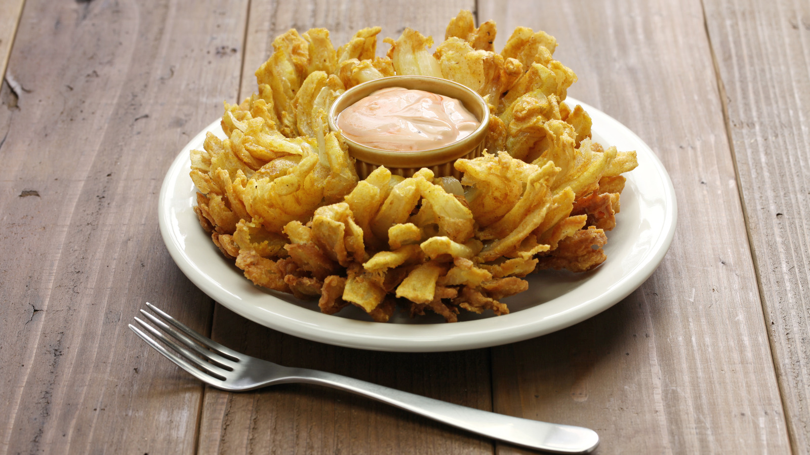 Homemade Blooming Onions Are A Breeze With An Apple Slicer. Here's How ...