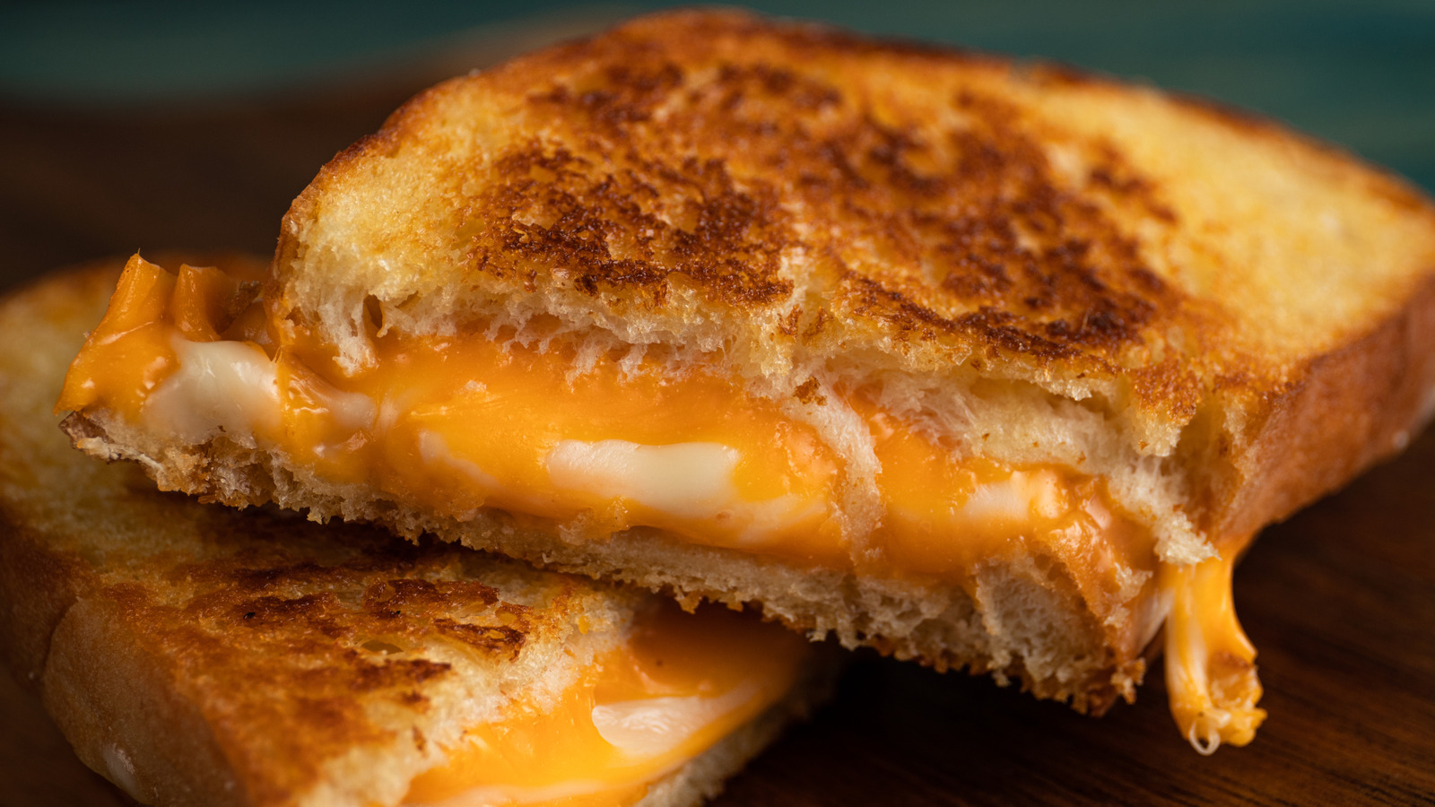 How A Little Pressure Creates The Ultimate Crispy Grilled Cheese