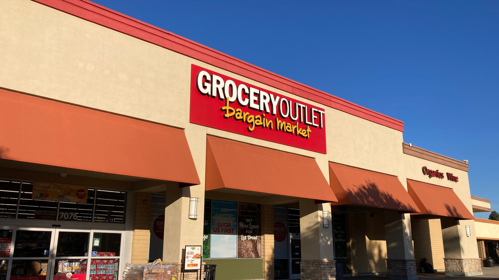 What Is A Grocery Outlet?