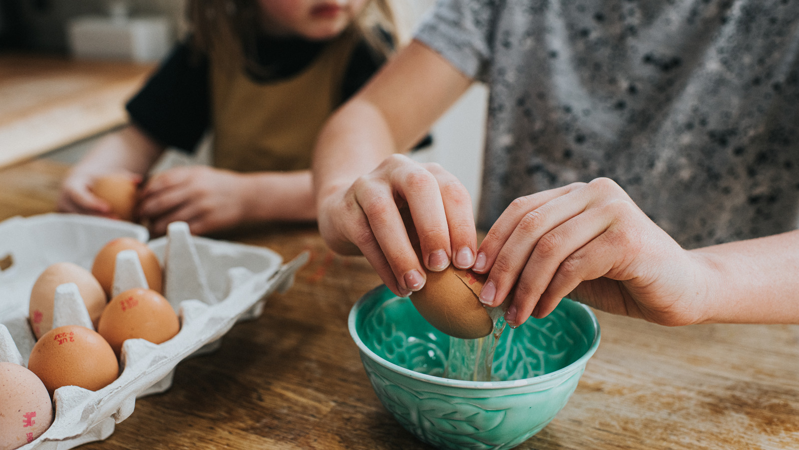 How Long You Can Safely Leave Eggs Out At Room Temperature