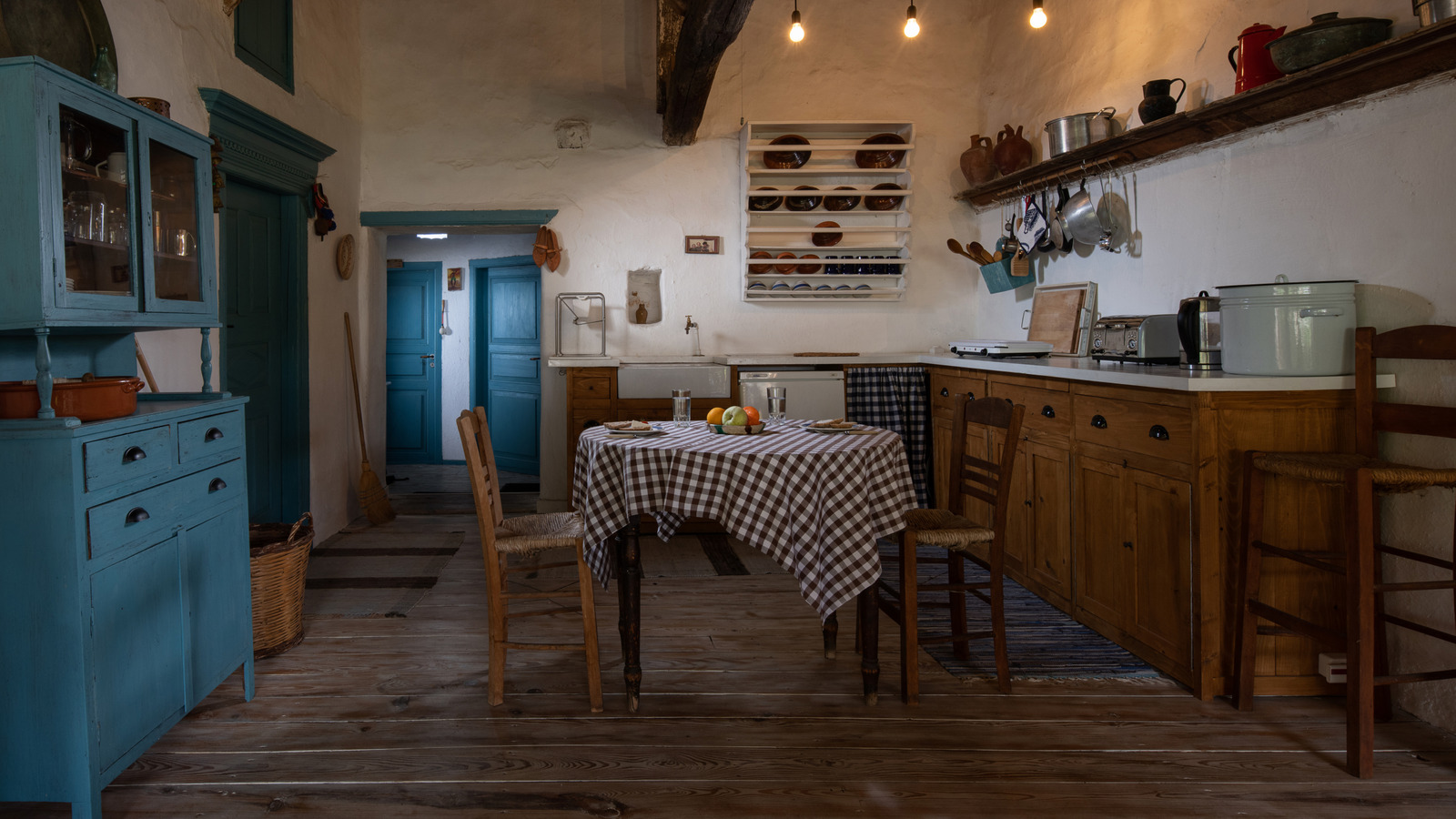 How To Design A Kitchen That Honors History Yet Feels Fresh