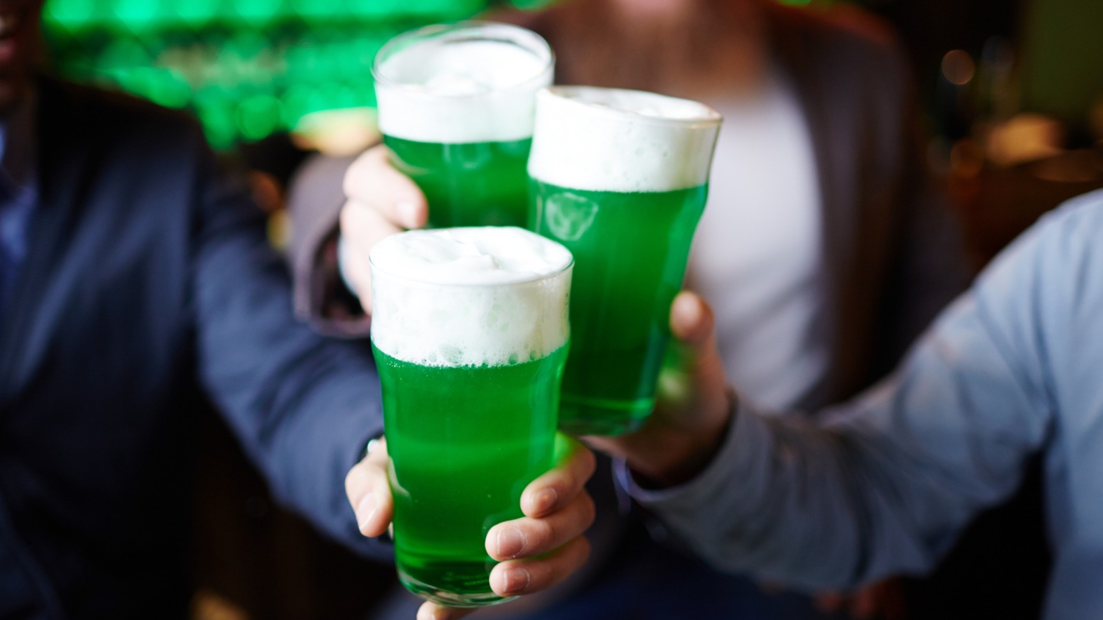 How To Dye Your Beer That Iconic St. Patrick's Day Green