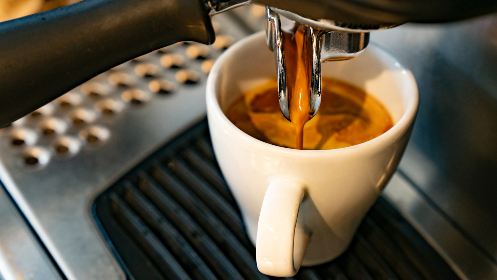 How To Make 3-Ingredient Boozy Kentucky Coffee