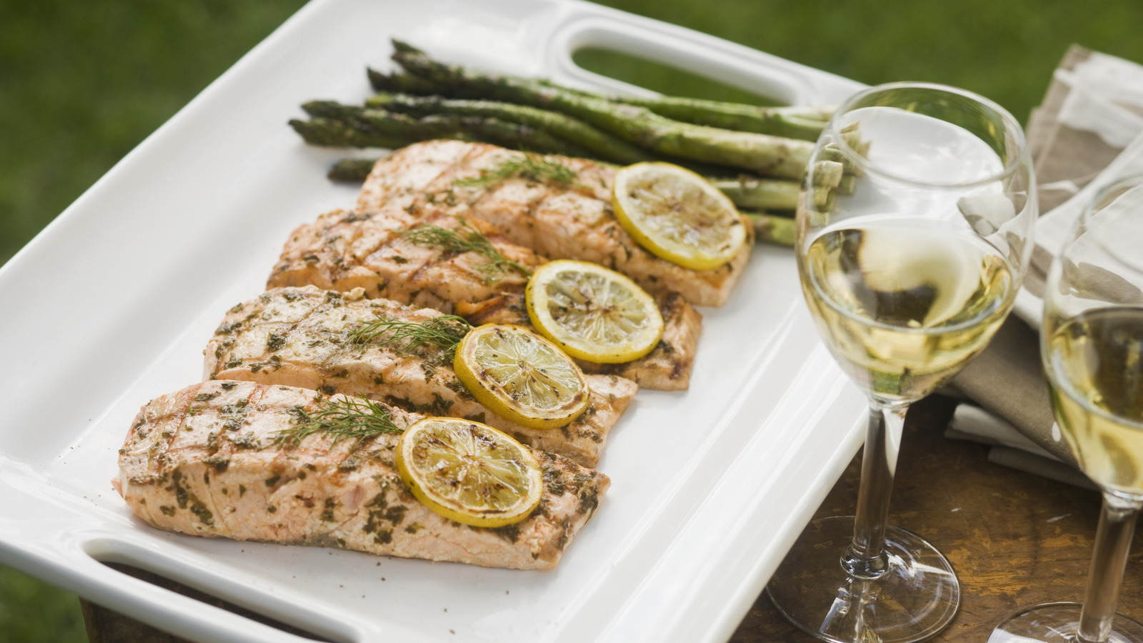 How To Properly Pair Wine With Oily Fish