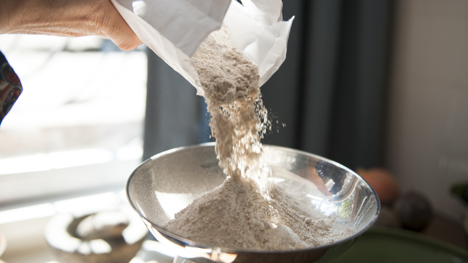How To Sift Flour Without A Sifter, Sieve, Or Strainer