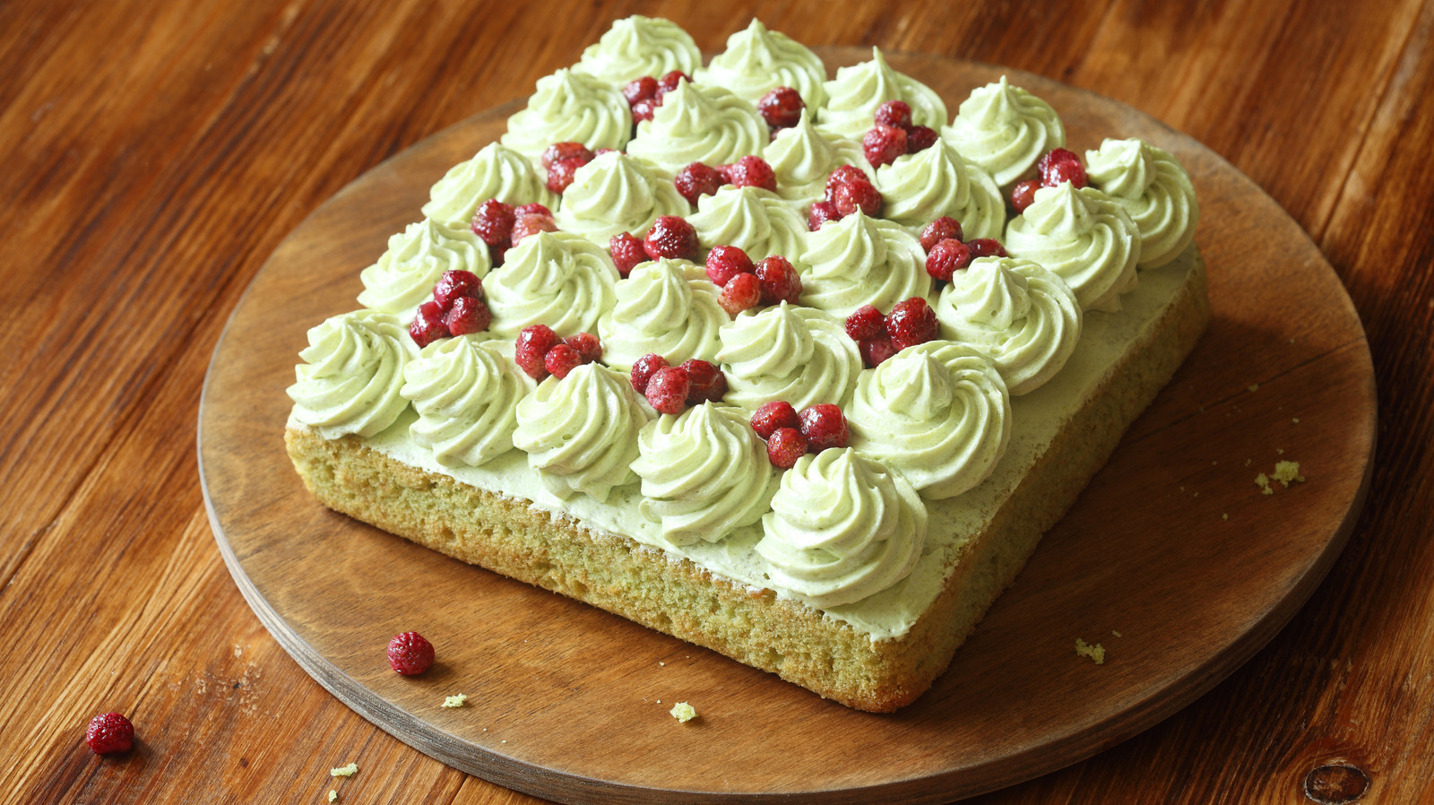 How To Turn The Southern Classic Watergate Salad Into A Cake