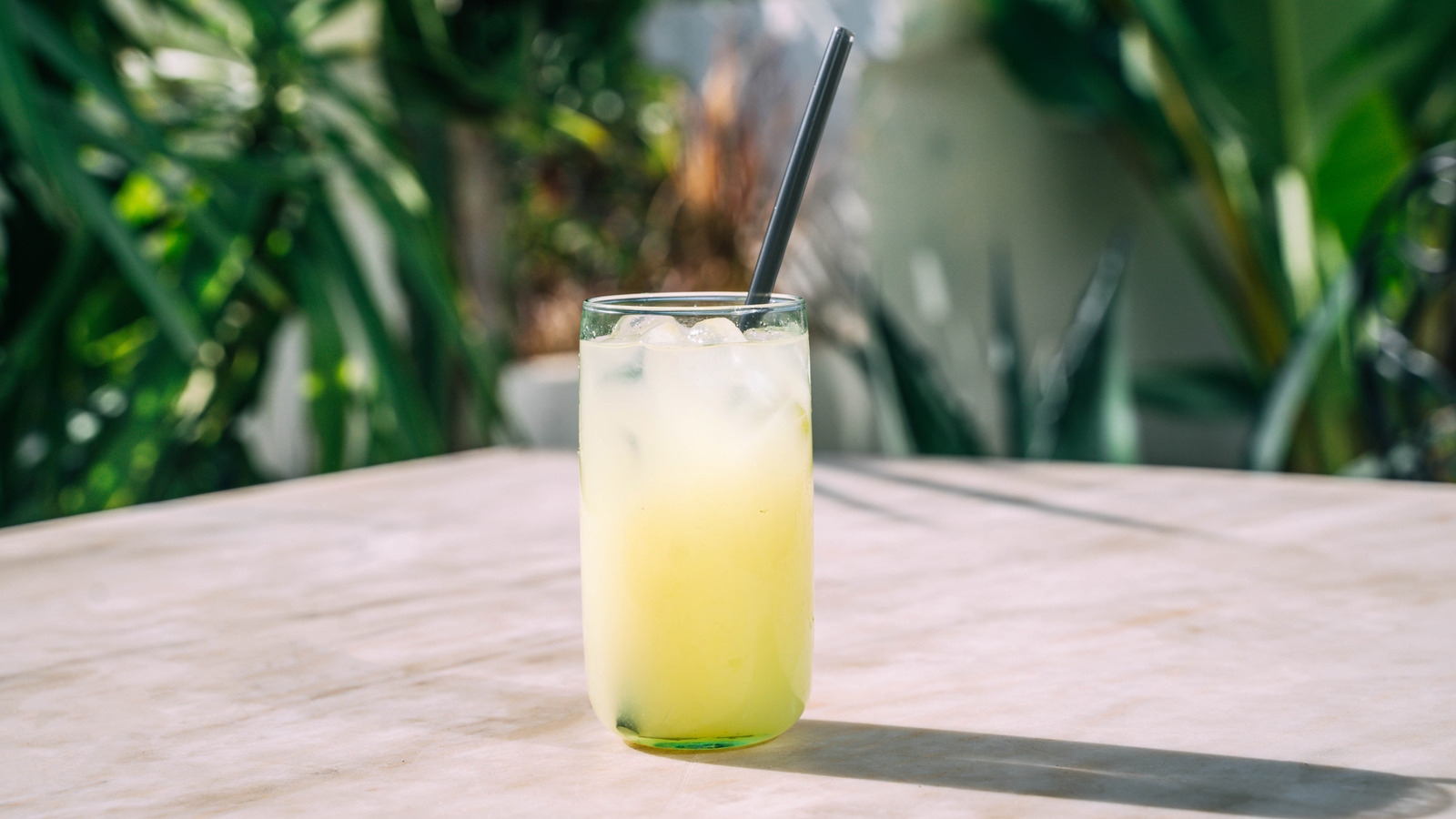 How To Use Whole Lemons For A Low-Waste Lemonade