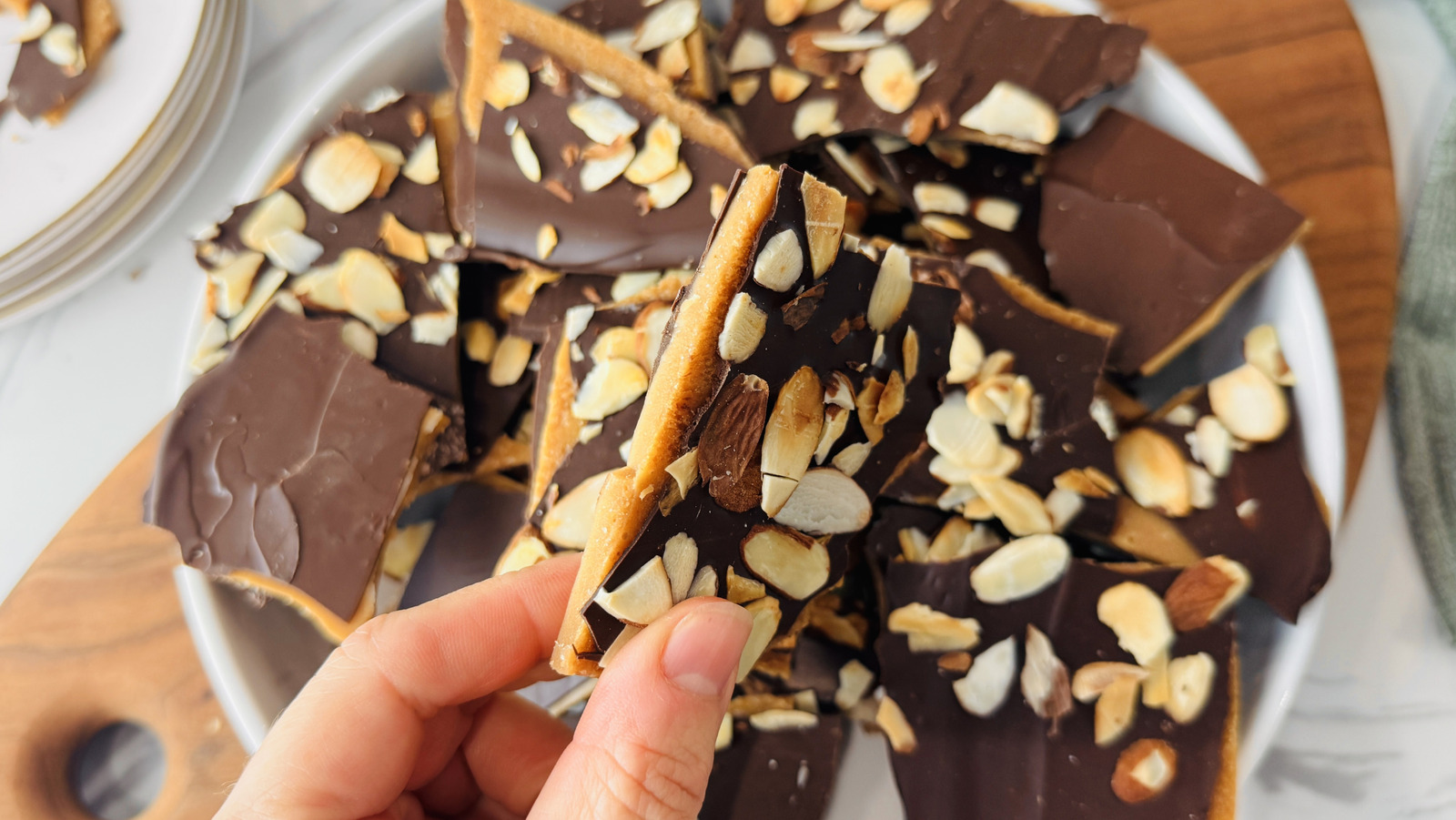 Irresistible Chocolate Toffee Bark Recipe