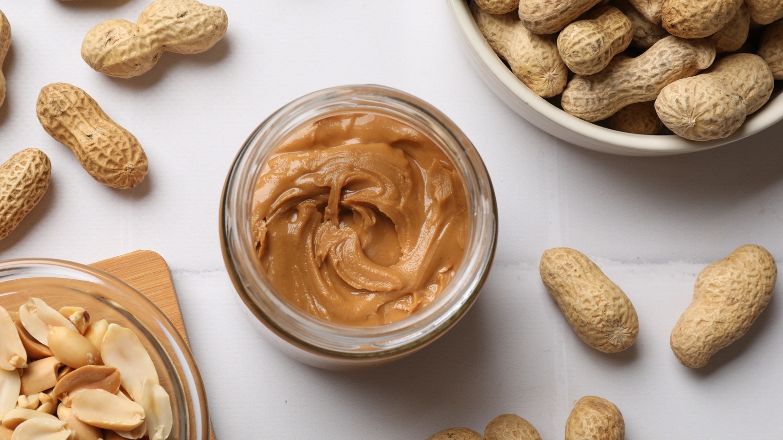 Why You Should Mix Cocoa Powder Into Your Peanut Butter