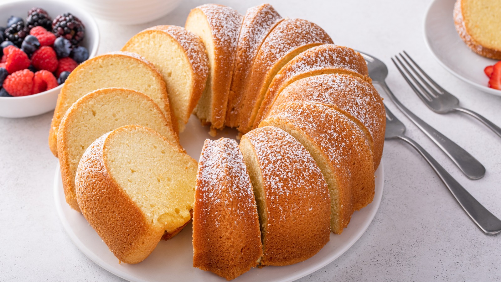 Jacques Pépin Makes Pound Cake Look Expensive With A Simple Jam Technique