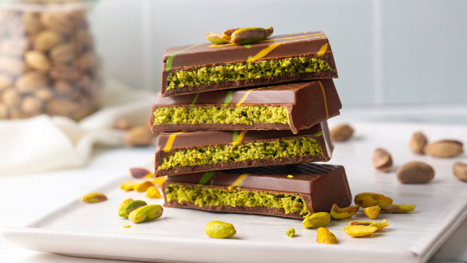 Lindt's Dubai Chocolate Bar Isn't A Hit, Here's What They Get Wrong ...