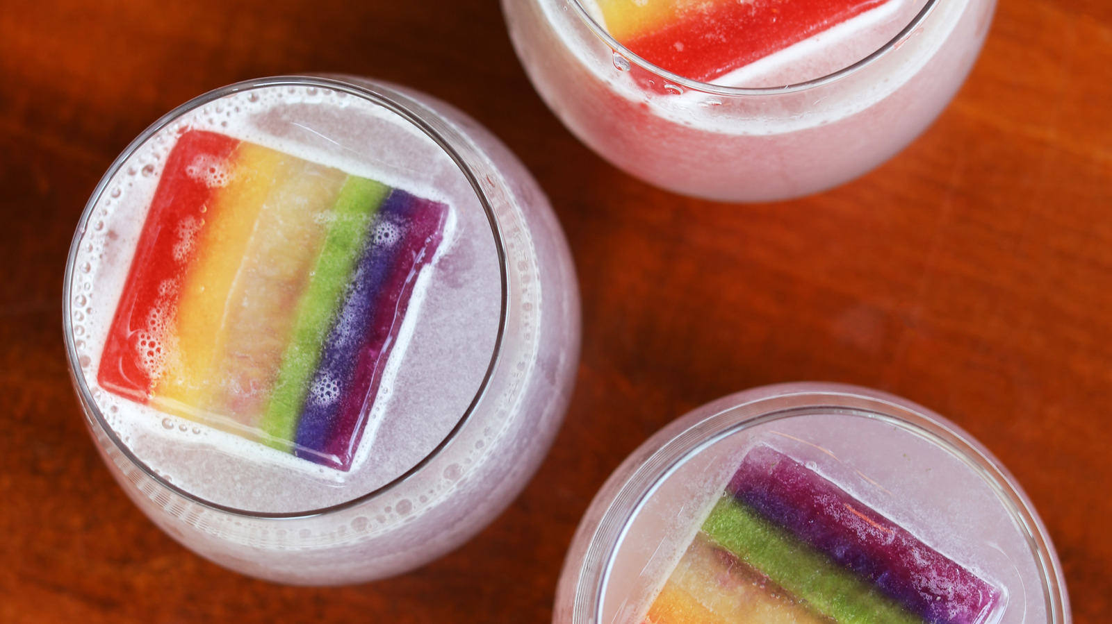 Make Your Cocktail As Impressive As A $20 Drink With Fancy Ice
