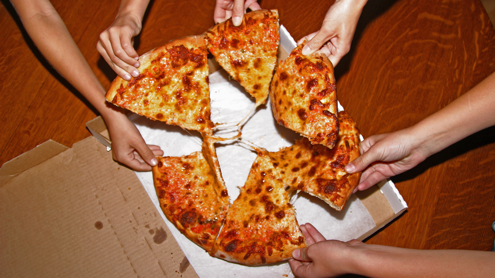 One Of America's Most Popular Pizza Chains Isn't A Restaurant At All