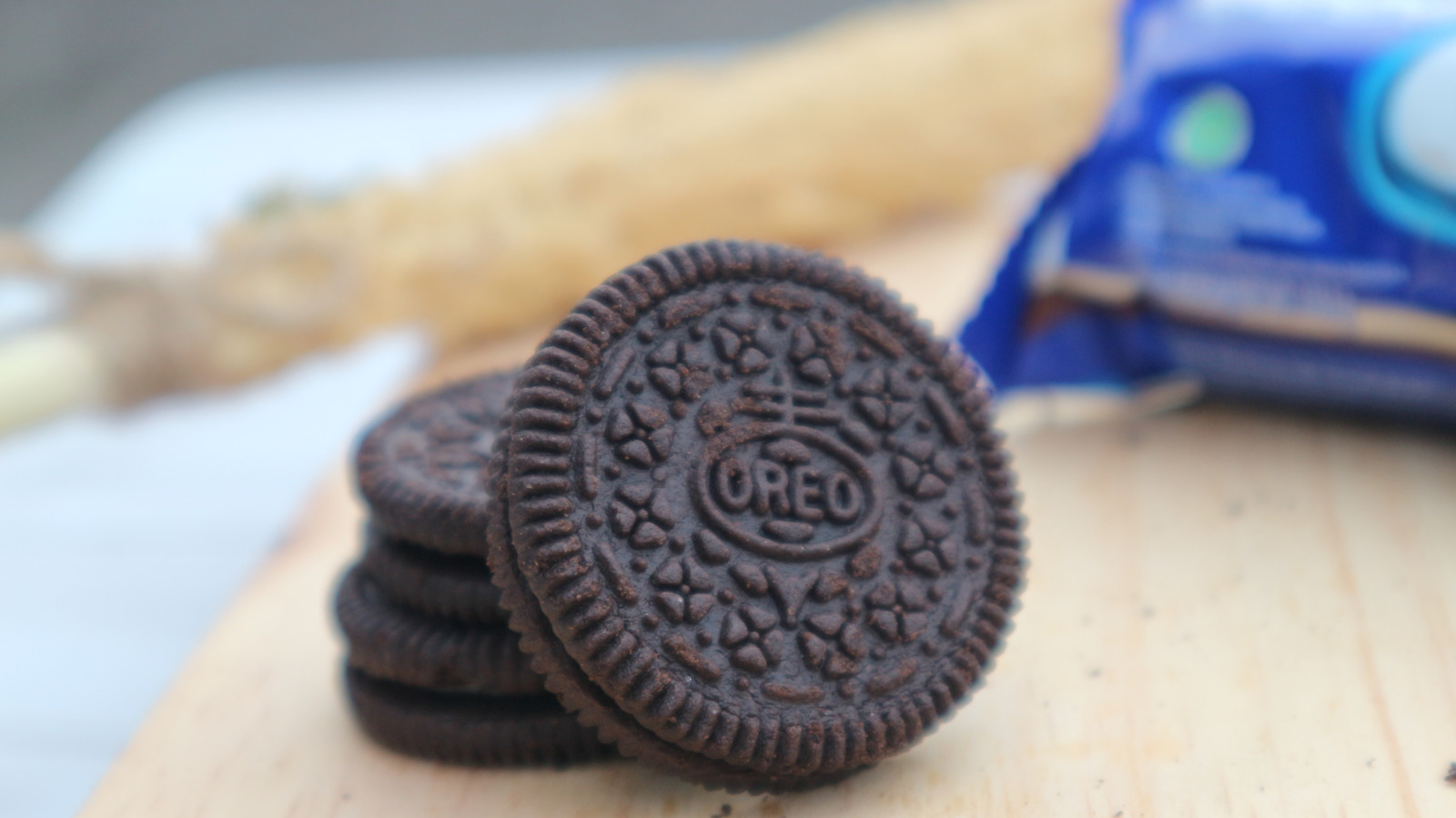 Oreo's New Chocolate Covered Pretzel Flavor Is The Brand's First Sweet ...
