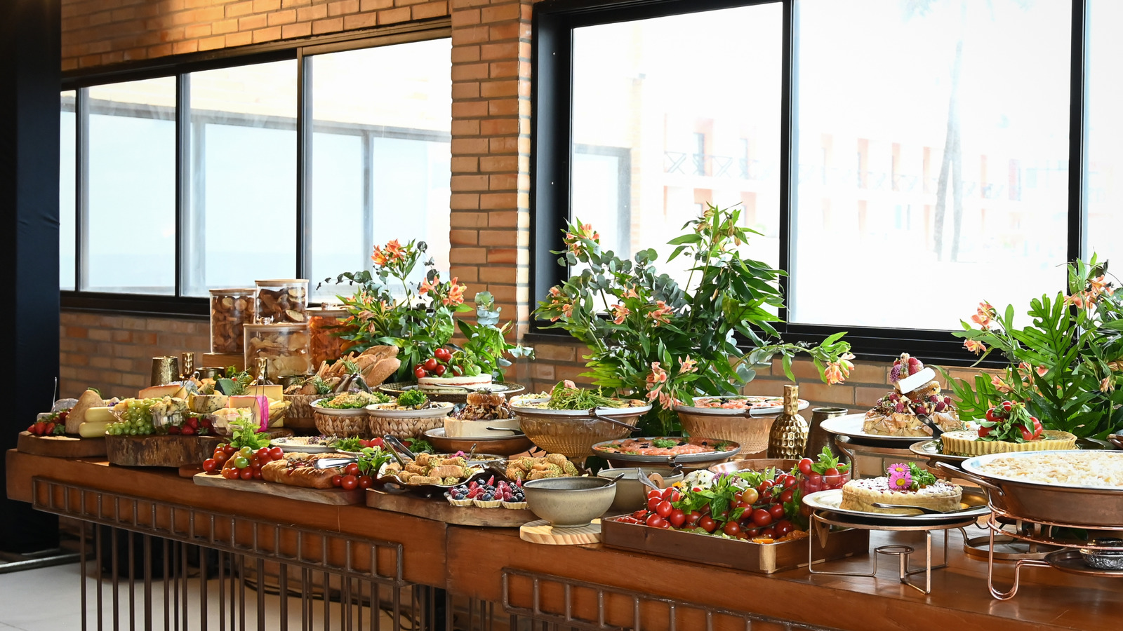 7 Over-The-Top Buffets In The US You Need To Try