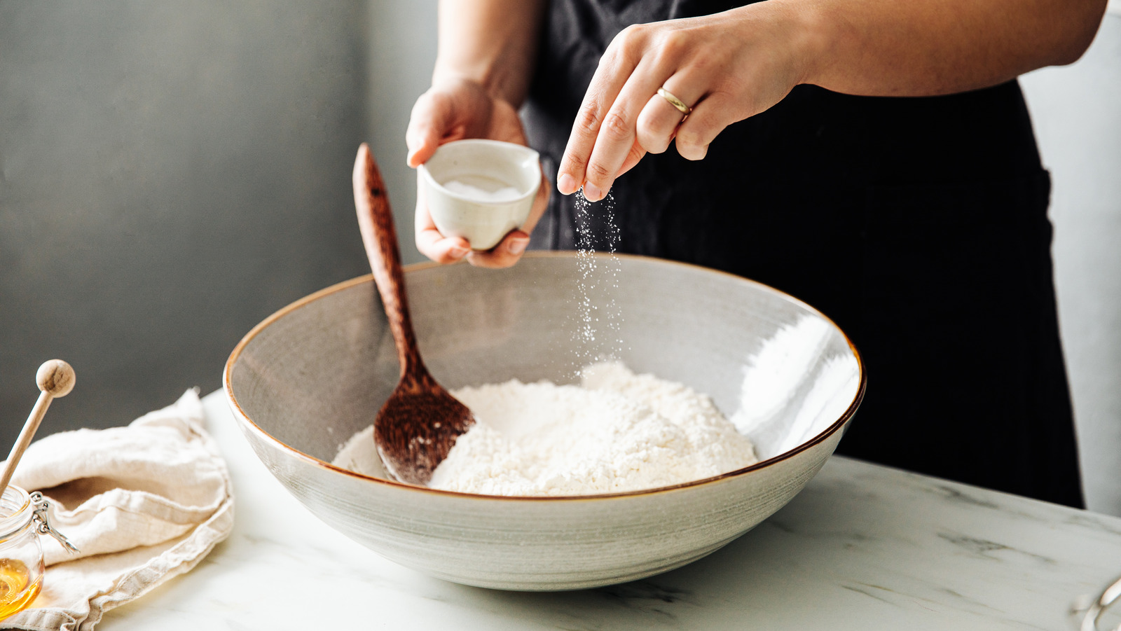 'Pinch' And 'Dash' Are Vague Kitchen Measurements, So What Do They Mean ...
