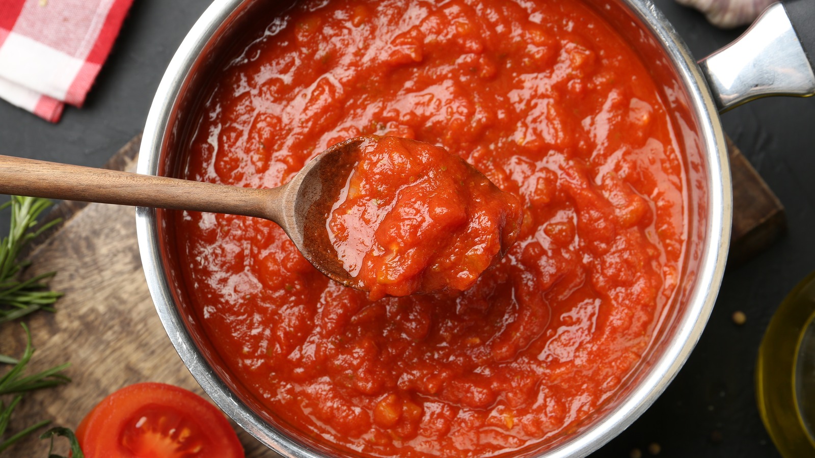 Puttanesca Vs Arrabbiata: The Difference Between These Spicy Italian Sauces