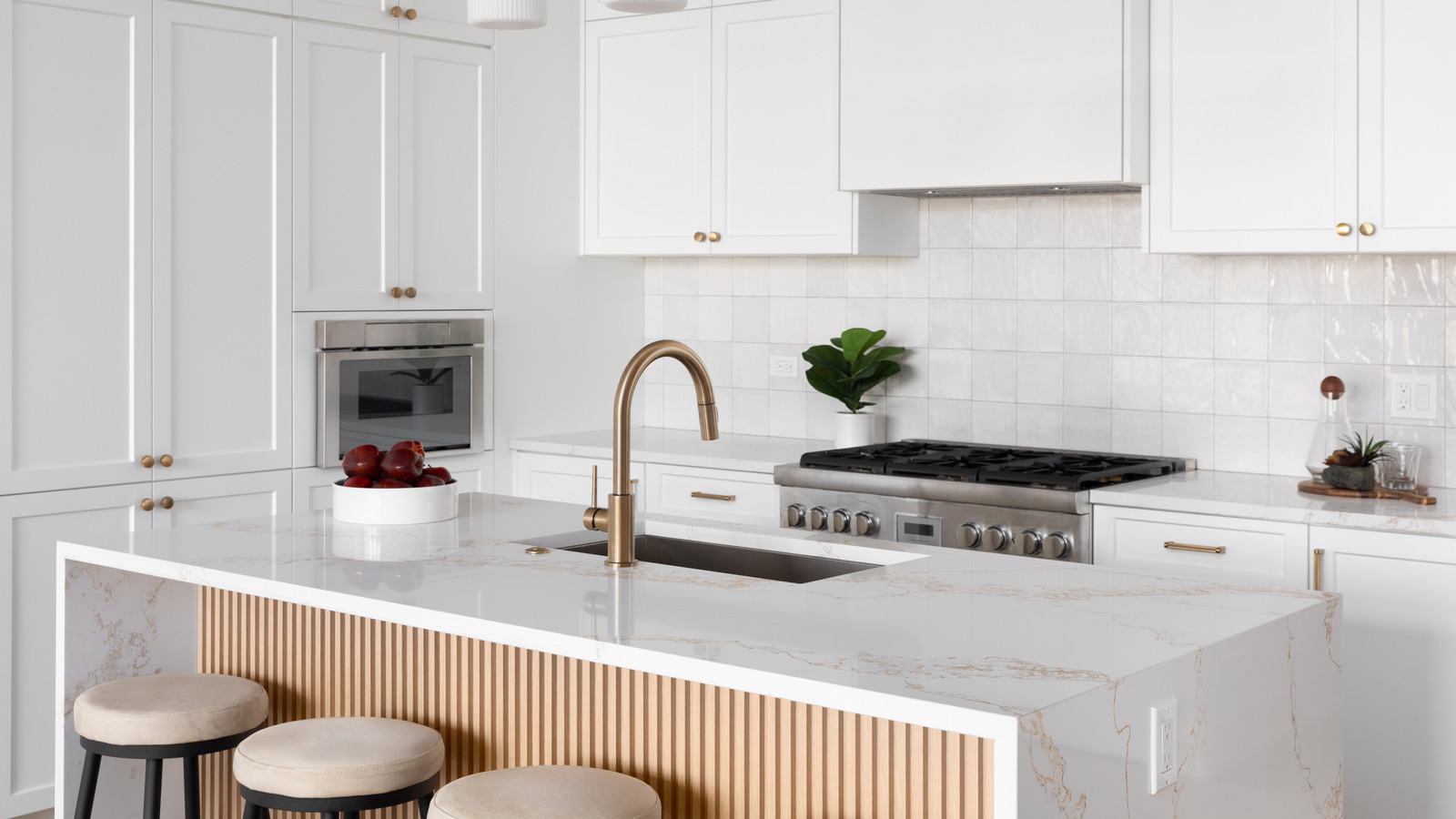 Renting But Want To Renovate? This Kitchen Countertop Trick Is ...