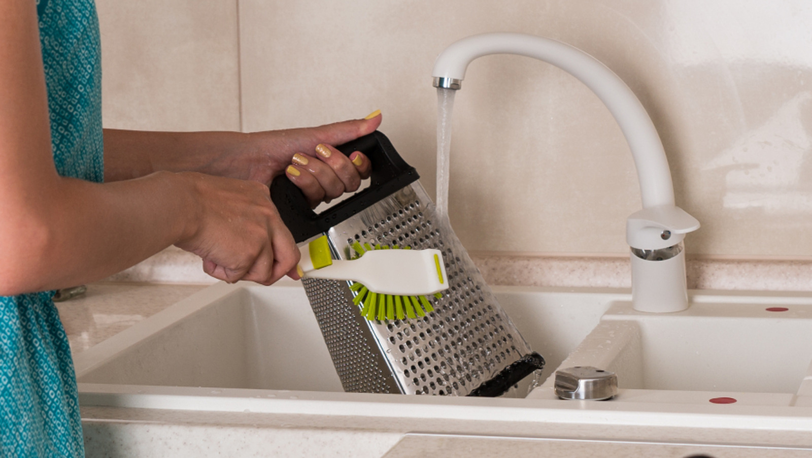 Safely Cleaning Your Cheese Grater Without A Dishwasher