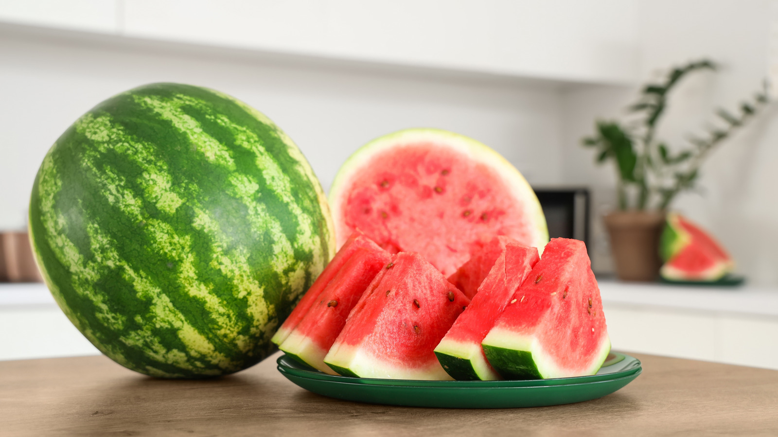 Always Store Watermelon In Glass Containers To Keep It Juicy And Fresh