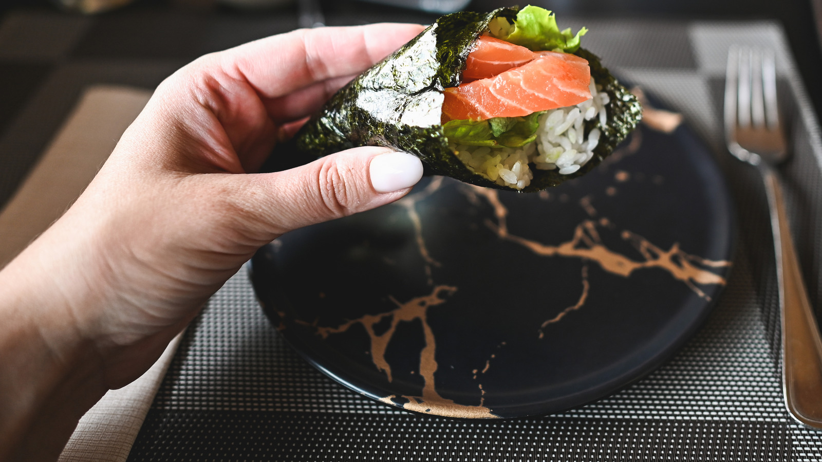 What's The Difference Between Sushi Hand Roll Vs Cut Roll?