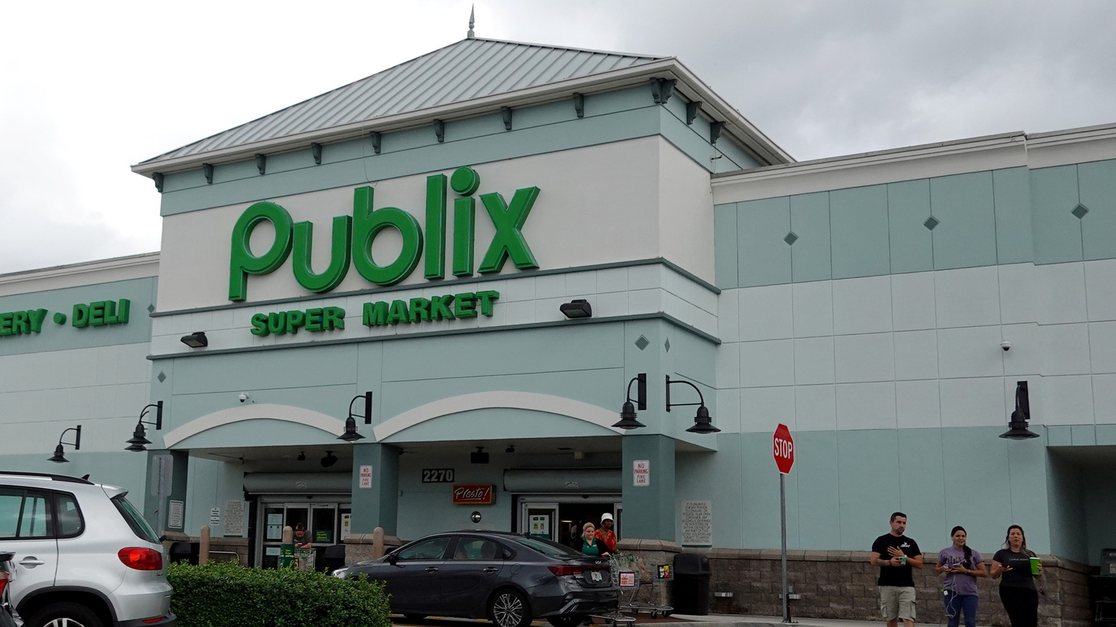 The 11 Best Items You Need To Buy On Your First Trip To Publix