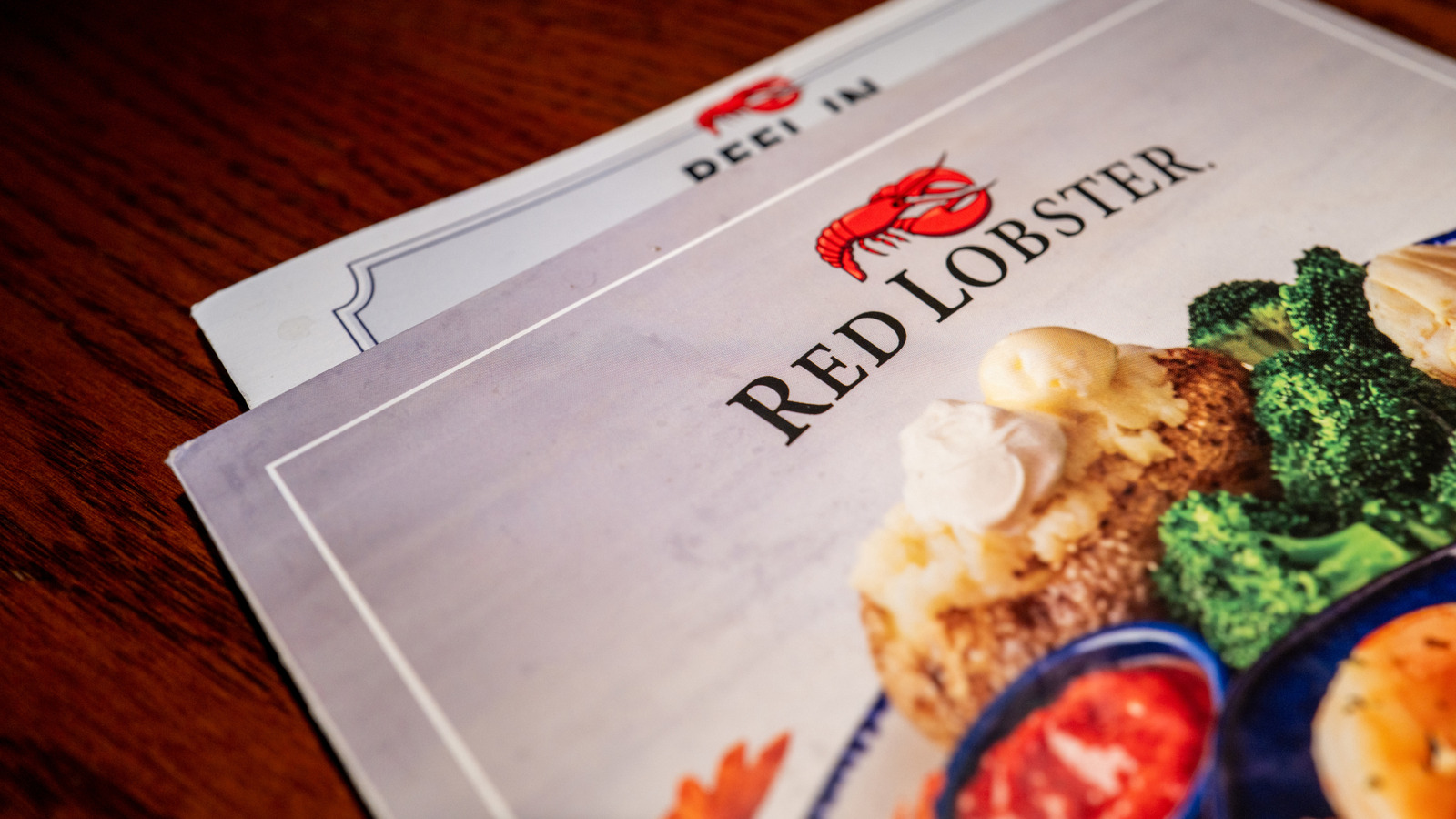 The 2 Wild-Caught Seafoods You'll Find On Red Lobster's Menu