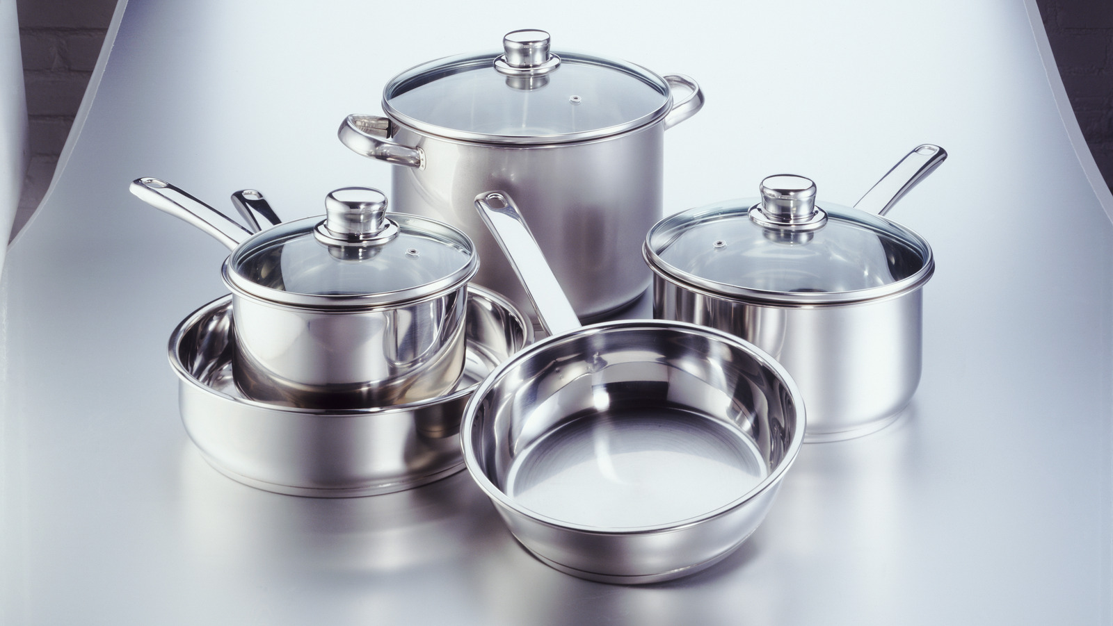 The 5 Must-Have Pans Every Home Cook Should Start With
